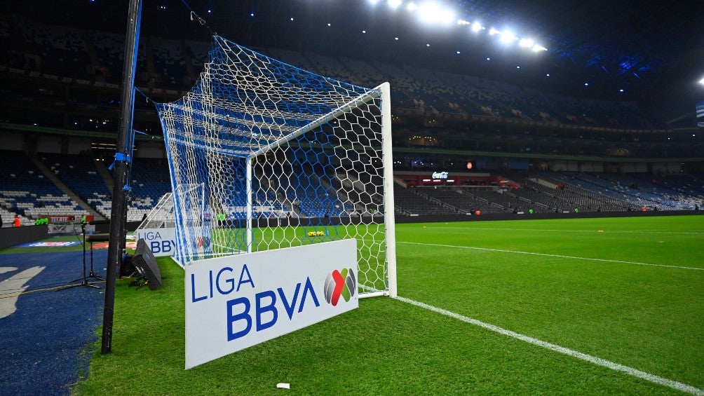 LIga MX veta al aficionado de Rayados que agredió a seguidor de Pachuca; perderá su abono